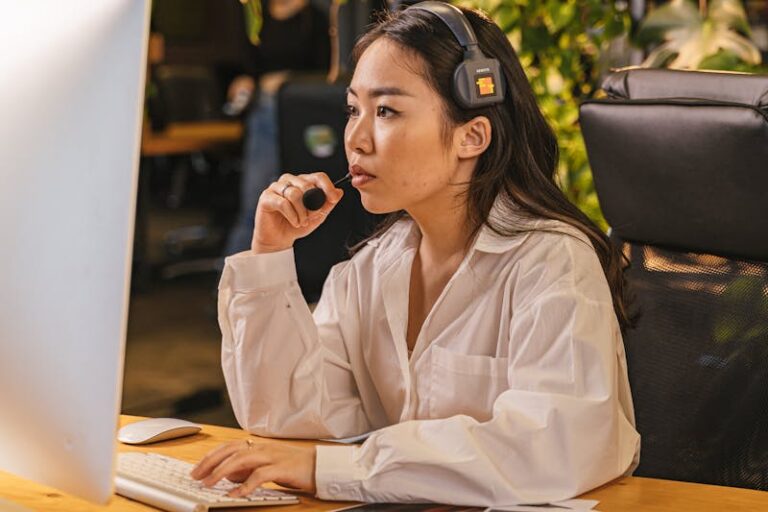 Touch Typing vs. Hunt-and-Peck:Why Accuracy Matters More Than You Think ...