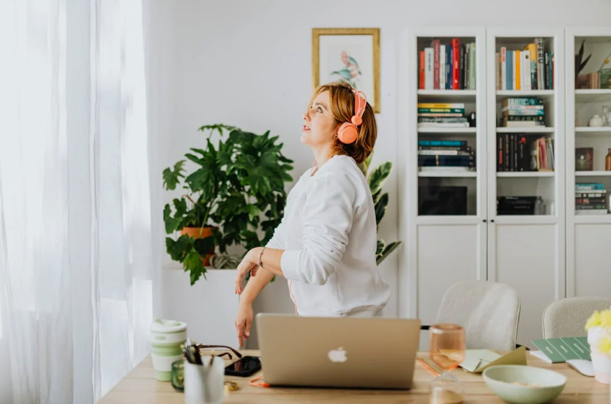 Bright Minds Read Faster: Lighting and Focus - Typesy