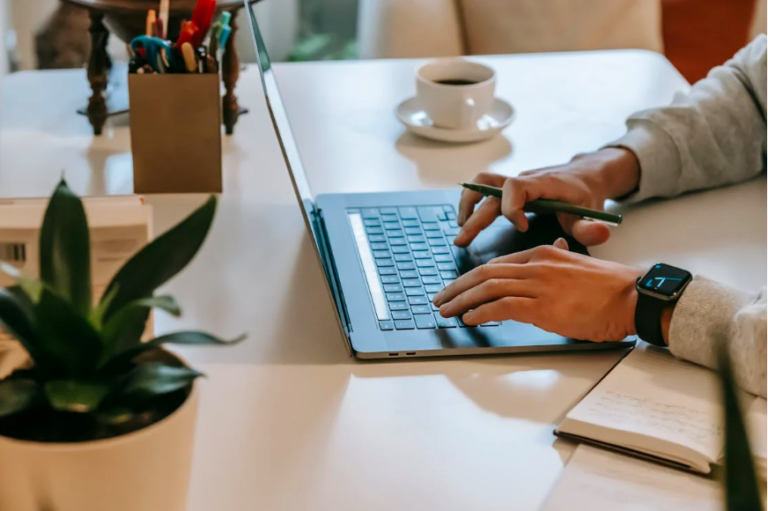 Clear Desk, Clear Mind: Organize for Better Focus - Typesy